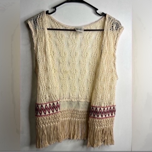Daytrip | Tops | Daytrip Boho Crochet Top Western Vest Kimono Fringe ...